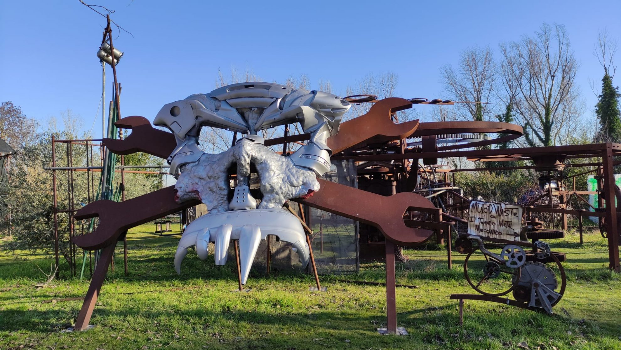 Mutonia, il parco artistico alla Mad Max a Santarcangelo di Romagna ...