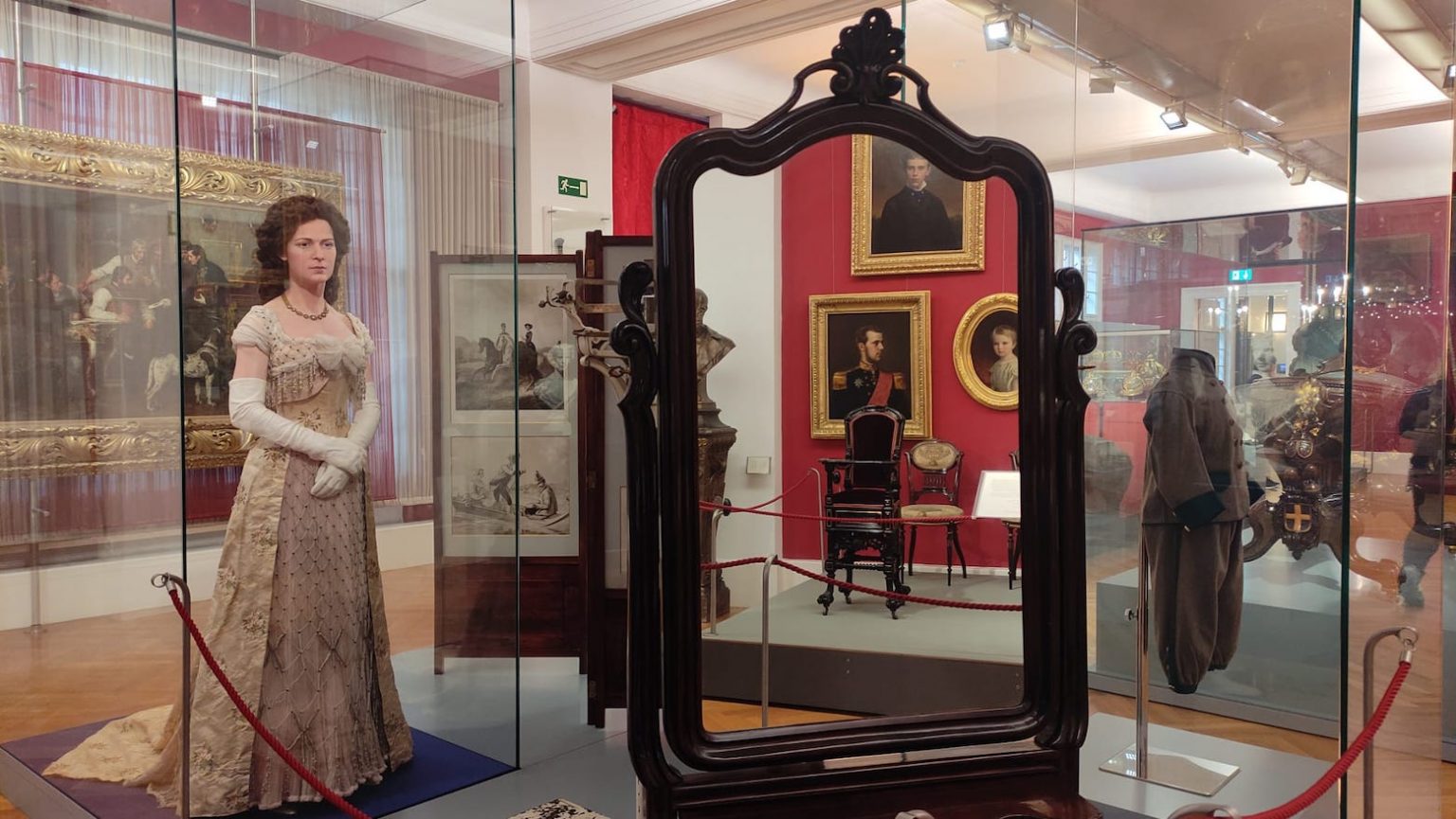 Il Museo del mobile di Vienna: i mobili imperiali raccontano i segreti ...