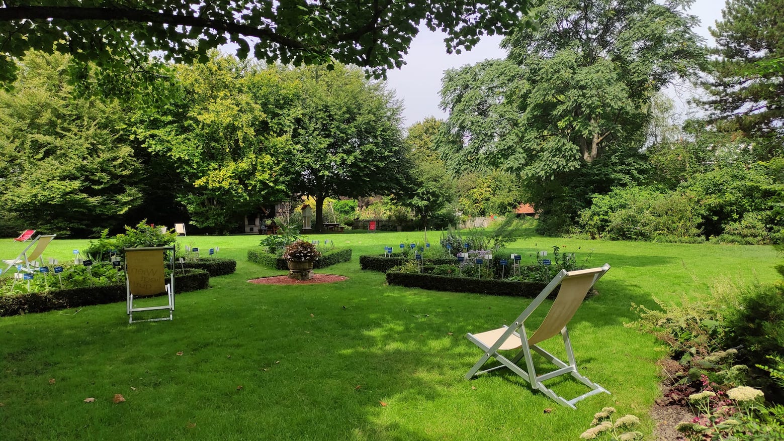 Perdersi nel giardino didattico di Kagran a Vienna e fare il giro del ...