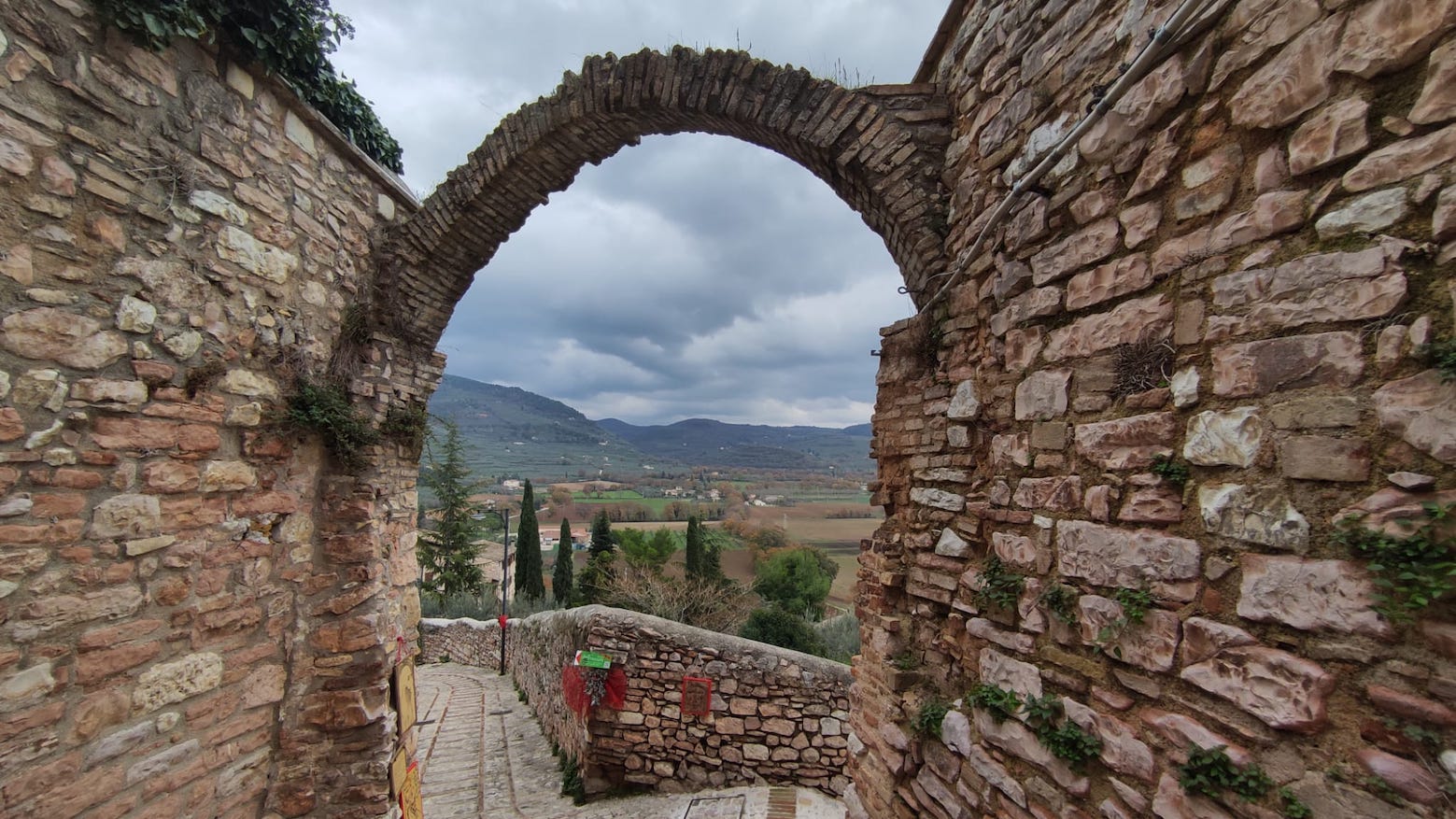 Spello cosa vedere nel borgo dei fiori in un giorno – Usa La Valigia