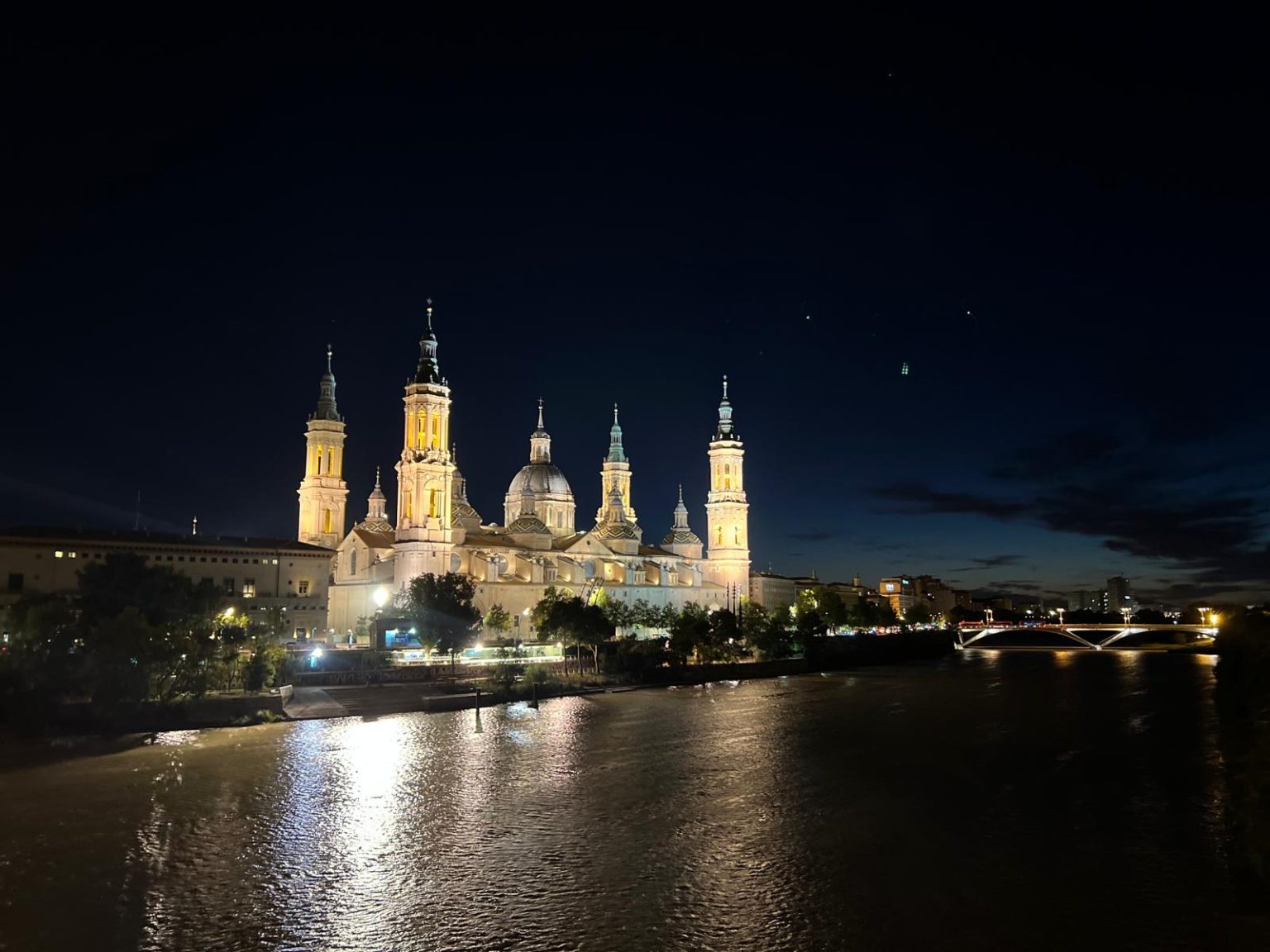 La Basilica di Nostra Signora del Pilar a Saragozza – Usa La Valigia